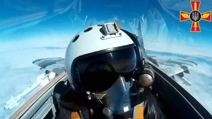 Ang Ukrainian Air Force nag-angkon nga ang ilang MiG-29 mipusil sa usa ka Russian nga Su-35 jet