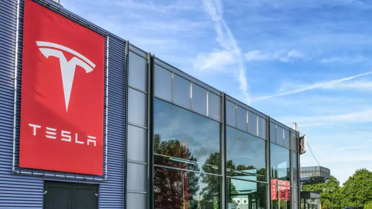 Tesla’ning boyligi 2030 yilga borib 4 trillion dollardan oshishi mumkin, deydi tahlilchi