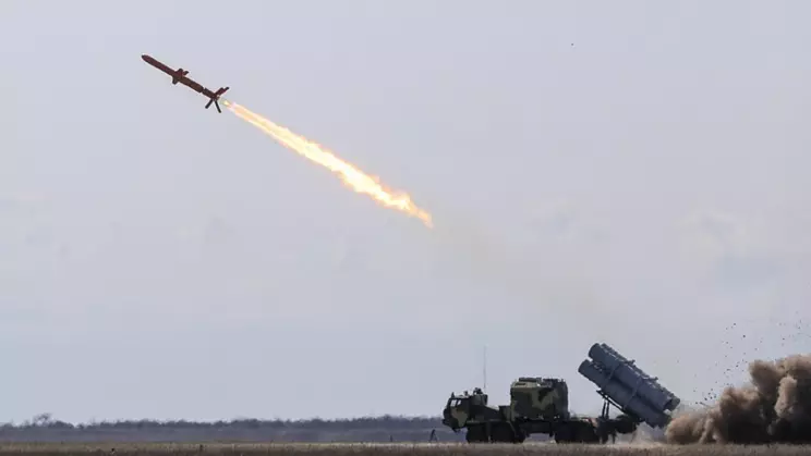 Makombora ya Neptune yalizamisha bendera ya Urusi ya Moskva. Haya ndiyo yote tunayojua kuhusu silaha