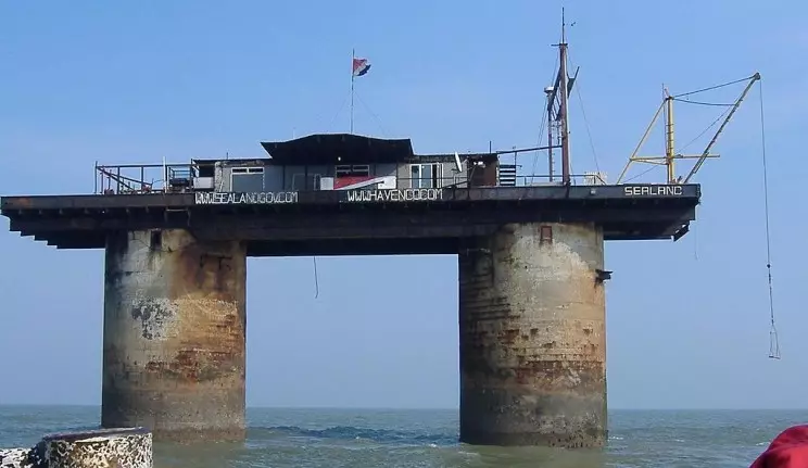 10 Fakten déi Dir definitiv net iwwer Sealand, dat klengst Land vun der Welt wousst