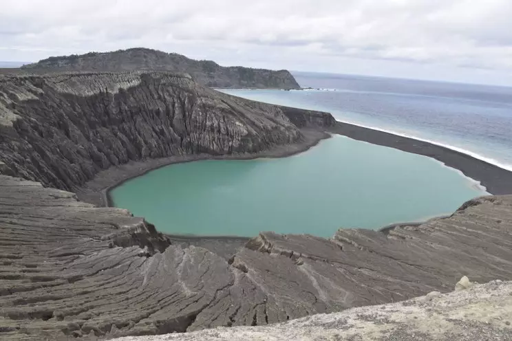 Dës Shapeshifting Pazifik Island kéint Ähnlech wéi Mars Vulkaner sinn