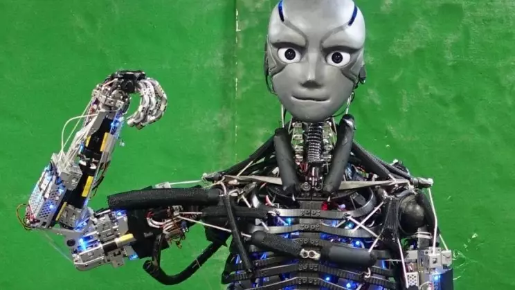 Robot Eerie Humanoid a nwere ike ịrụ ọrụ dị ka mmadụ na ọbụna ọsụsọ