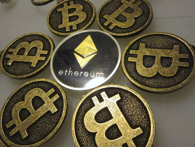 Основачот на Ethereum останува во играта со криптовалути