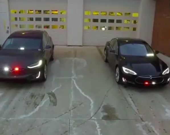 Privat brandmansföretag använder två Tesla-bilar som utryckningsfordon