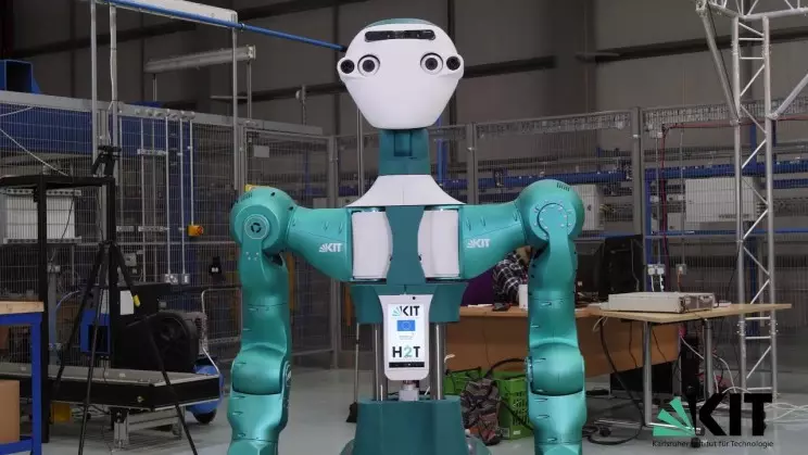 Este robot ayudará a los humanos con el mantenimiento de otros robots