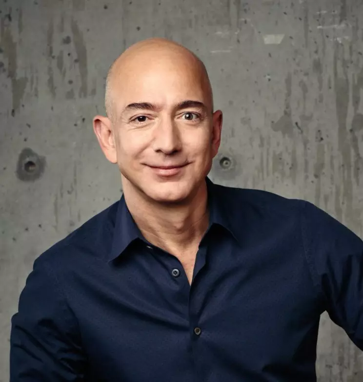 Acest CV pentru Jeff Bezos demonstrează că oricine își poate încadra realizările într-o singură pagină