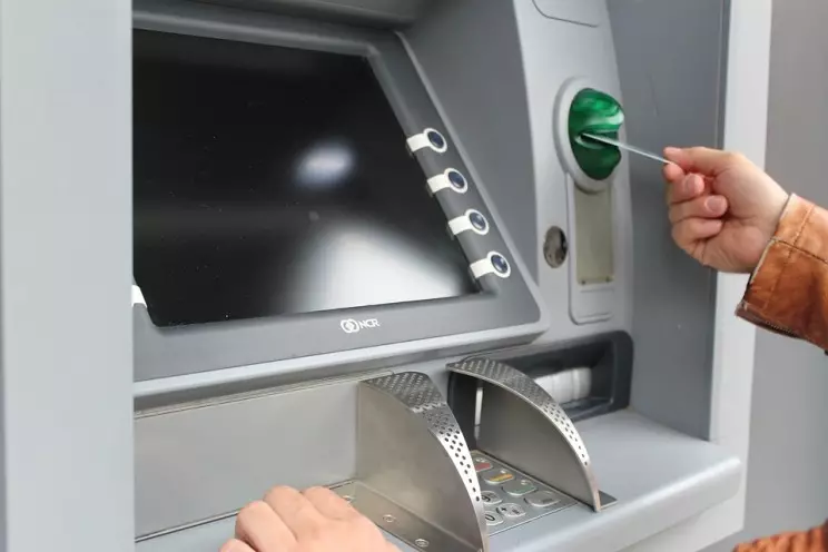 'I-Jackpotting' Ukuhlasela Ukwenza Ama-ATM Ukukhipha Imali Manje Kusongela Imishini Yase-US