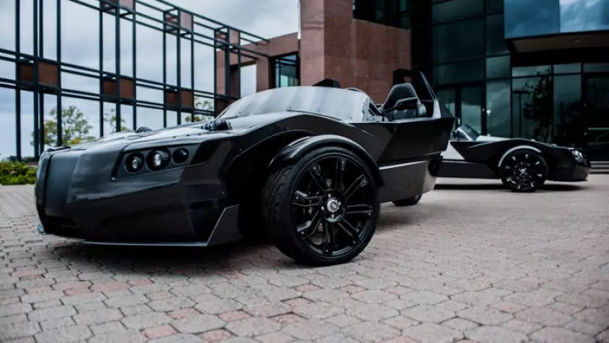 Haqiqiy Bat-Mobilemi? Epicning EV TORQ uch g'ildirakli Roadster