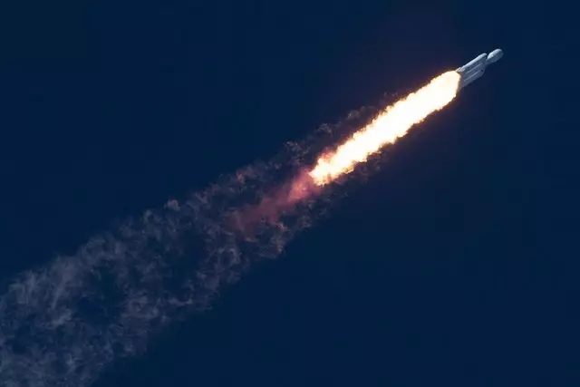 Tot el que necessiteu saber sobre el primer vol pesat Falcon de SpaceX