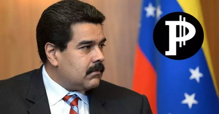 Venezuela siger, at der er indsamlet 735 millioner dollars i det første salg af oliestøttet 