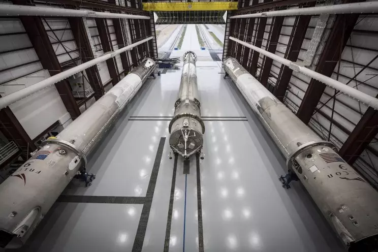 SpaceX-ning eng yaxshi lahzalari 17 ta ajoyib suratda