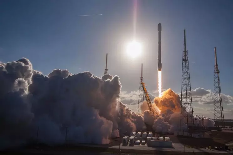 Najboljši trenutki iz lansiranja SpaceX v 17 spektakularnih slikah
