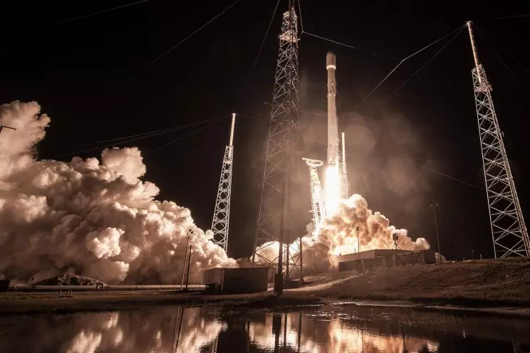 Najboljši trenutki iz lansiranja SpaceX v 17 spektakularnih slikah