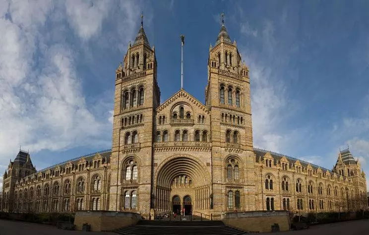 Ang Natural History Museum sa London