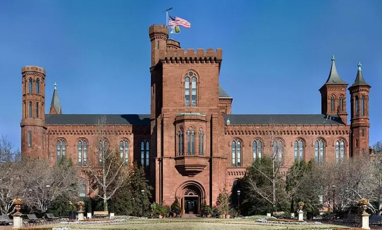 Ang Smithsonian Institution Building