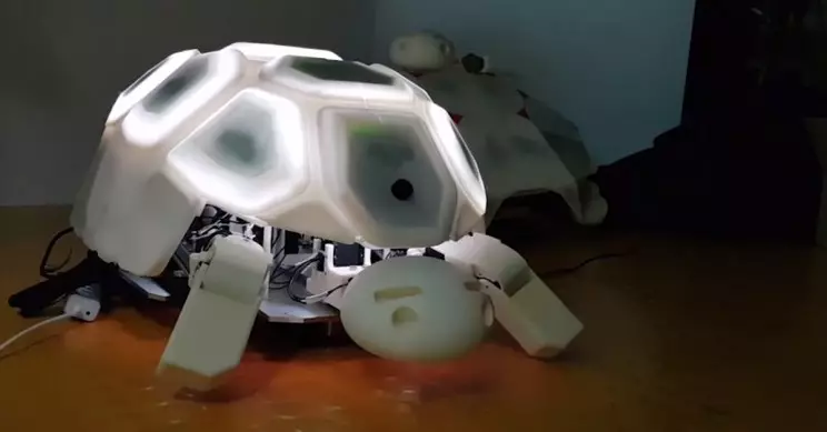 Istraživači su razvili robota koji uči djecu suživotu s robotima