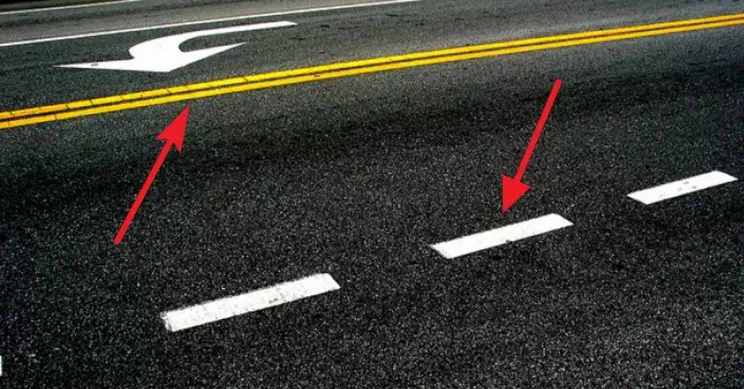 Zajímavý důvod, proč jsou některé silniční čáry bílé a jiné žluté