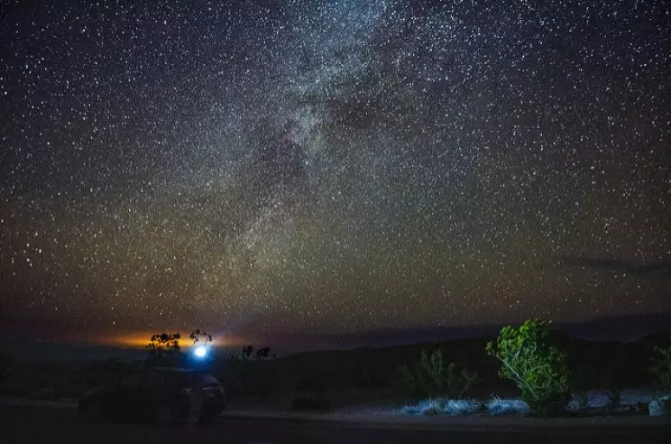 11 संसारमा सबैभन्दा सुन्दर ठाउँहरू जानको लागि Stargazing