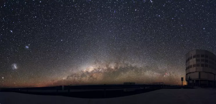 11 संसारमा सबैभन्दा सुन्दर ठाउँहरू जानको लागि Stargazing