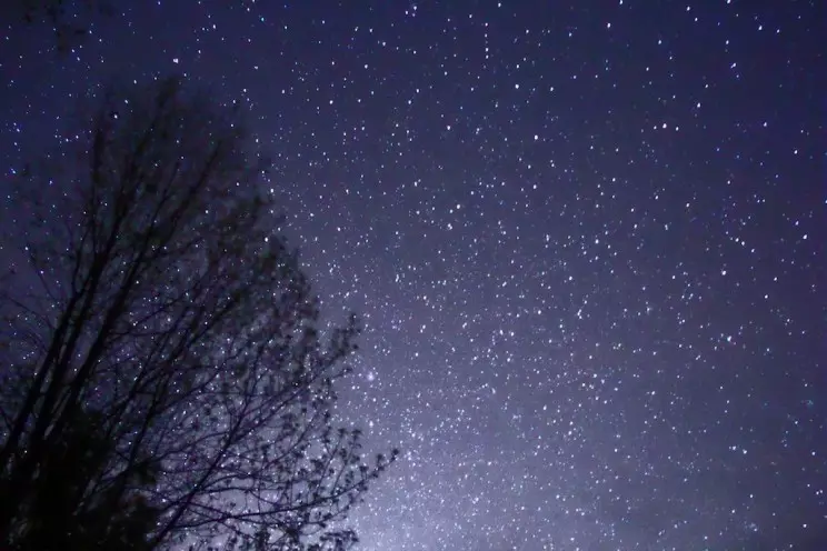 11 संसारमा सबैभन्दा सुन्दर ठाउँहरू जानको लागि Stargazing