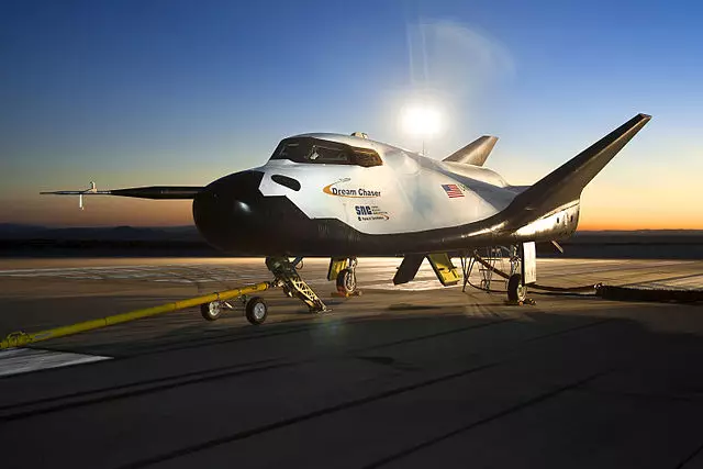 640px-Dream_Chaser_pre-drop_tests.6