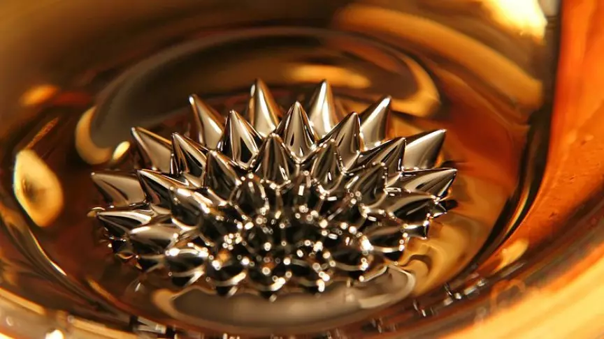 Tingħata Ferrofluid Thrusters lil Nanosats