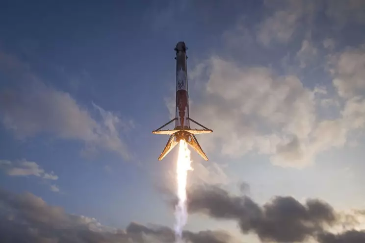 Deir Elon Musk go gcríochnóidh Falcon 9 de chuid SpaceX níos mó ná 300 misean i gceann 5 bliana