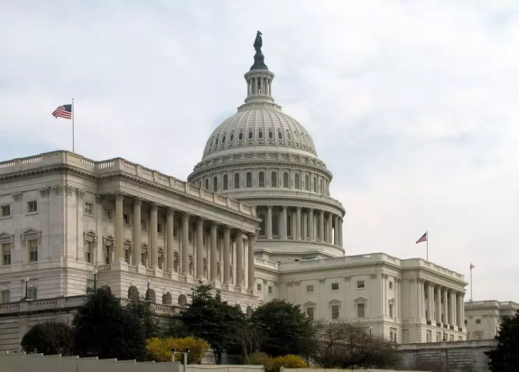 Jungtinių Valstijų Senatas balsuoja už tinklo neutralumo išsaugojimą