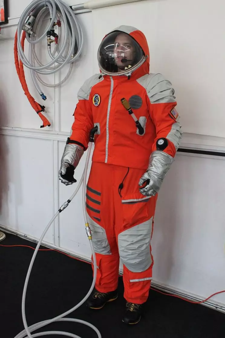 Évolusi Spacesuit: Ti Proyék Mercury Suit ka Aouda.X Manusa-Machine Interface