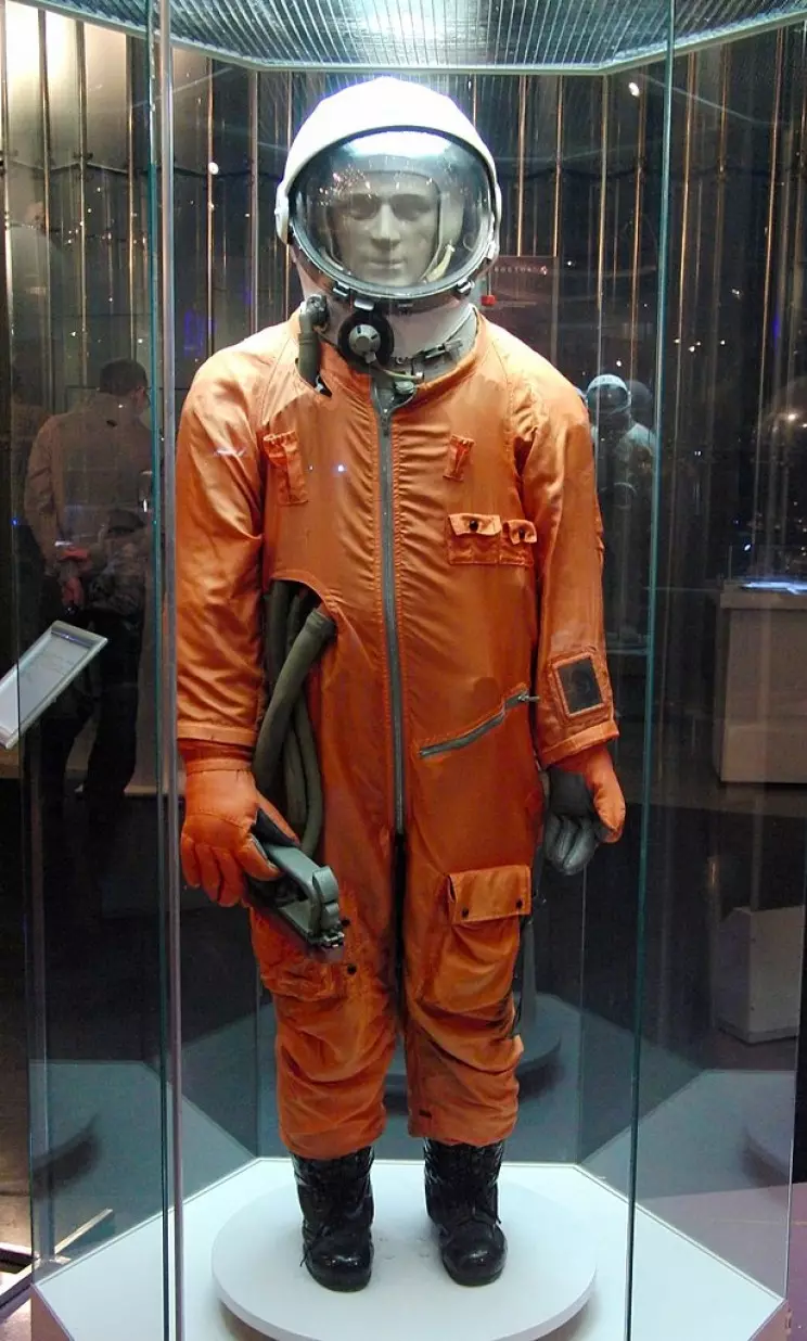 Космик эволюция: Меркурий костюмыннан Aouda.X кеше-машина интерфейсына кадәр