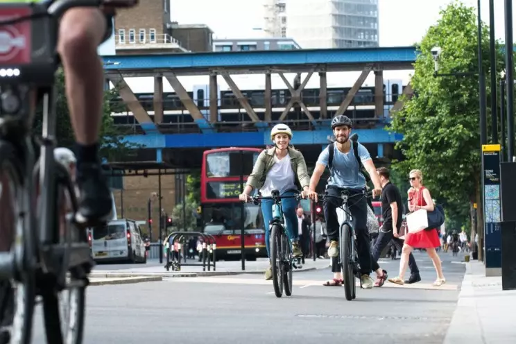 Det tyska företaget Bosch ber sina anställda att använda elcyklar