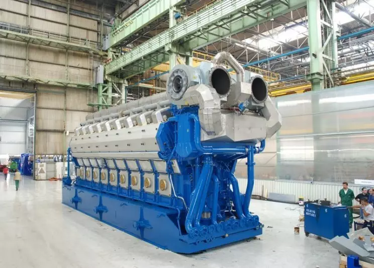 أكبر محرك غاز رباعي الأشواط في العالم