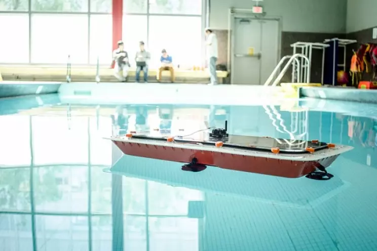 MIT ontwikkel outonome 3D-gedrukte bote om verkeer in waterryke stede te verminder