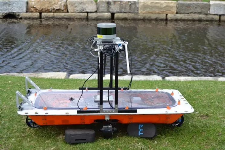MIT ontwikkel outonome 3D-gedrukte bote om verkeer in waterryke stede te verminder
