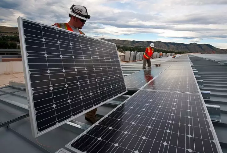 Solar gewinnt als größte Quelle neuer Energie in den USA und schlägt Wind und Erdgas