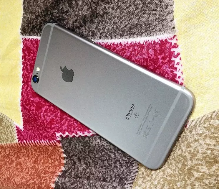 I-Apple iqala ukwakha i-iPhone 6S edumileyo eIndiya