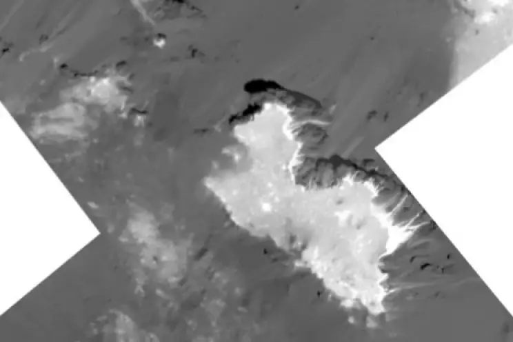 Странни петна, открити на планетата джудже Церера във финалния кръг на NASA Craft