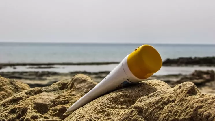 Ipinagbabawal ng Hawaii ang Ilang Ilang Sunscreens Upang Mailigtas ang Coral Reef