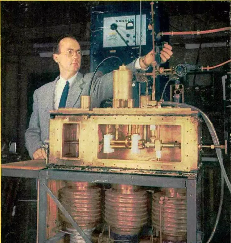 Laser teknologiaren historia eta gaur egun egin dezakeena