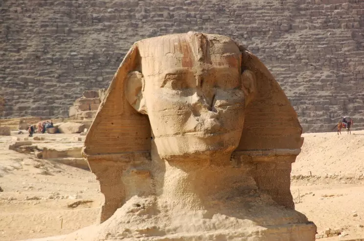 Giza ၏ Great Sphinx နှင့် ၎င်းကိုတည်ဆောက်ပုံနှင့်ပတ်သက်သော အံ့သြဖွယ်ဖြစ်ရပ်မှန်များ