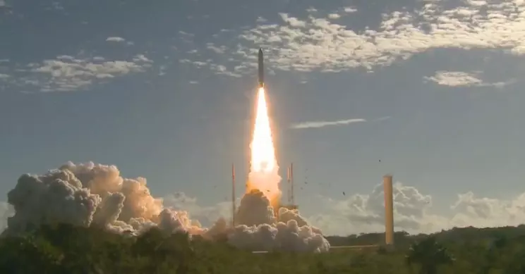 „Arianespace“ sėkmingai paleido raketą „Ariane 5“, gabenančią keturis „Galileo“ palydovus