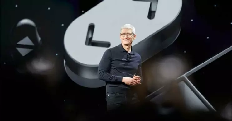 Apple bilioi dolarreko balioa lortzen duen lehen konpainia bihurtu da