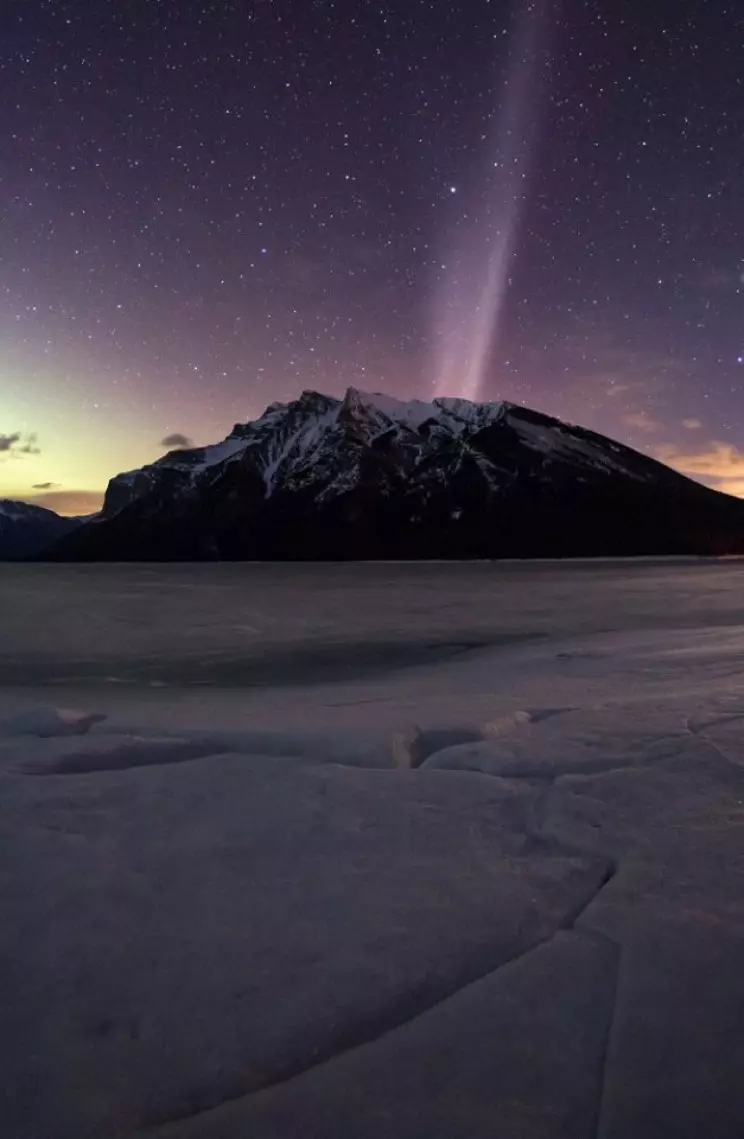 Spektakulárny svetelný fenomén Skyglow STEVE Nie je to Aurora, hovoria vedci