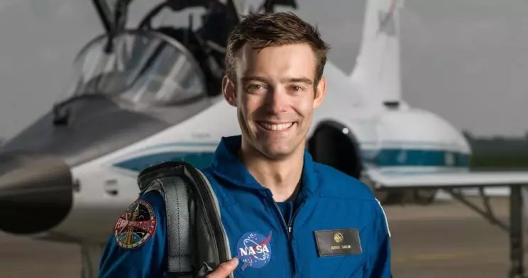 O candidato a astronauta da NASA deixa o adestramento por primeira vez desde 1968