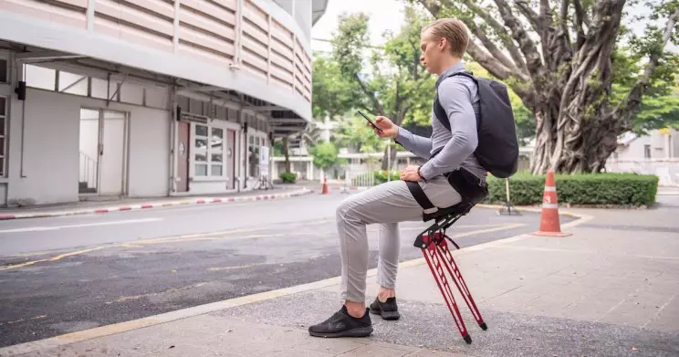 Dit draachbere eksoskelet helpt om stress op 'e rêch en nekke te ferminderjen