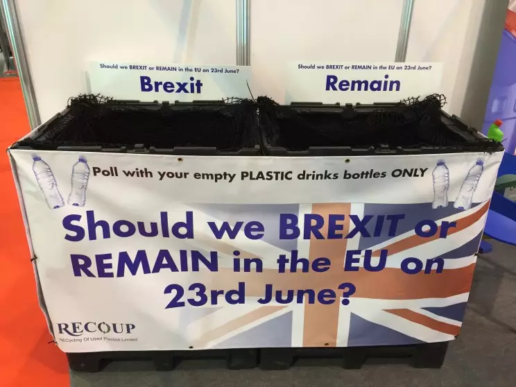 äänestäminen Brexitin kierrätysastia