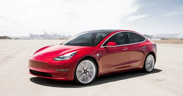 Tesla Ayeuna Nawiskeun Model Langsung 3 Pangiriman Pikeun Ngaronjatkeun Angka Penjualan