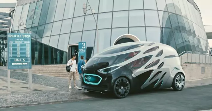 Mercedes-Benz predstavil Vision Urbanetic: Revolučný koncept autonómnej dodávky