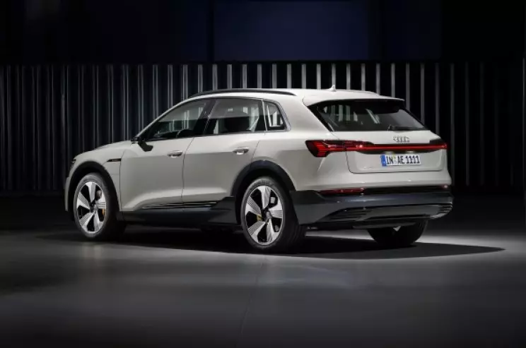 Audi presenta un SUV e-tron totalment elèctric per competir amb Tesla Model X