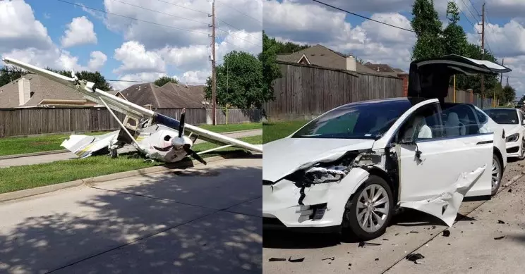 DEA Uçağı, Park Edilmiş Bir Tesla Model X'e Düştü